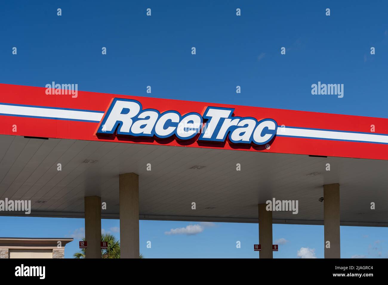 Highway gas stations hi-res stock photography and images - Alamy
