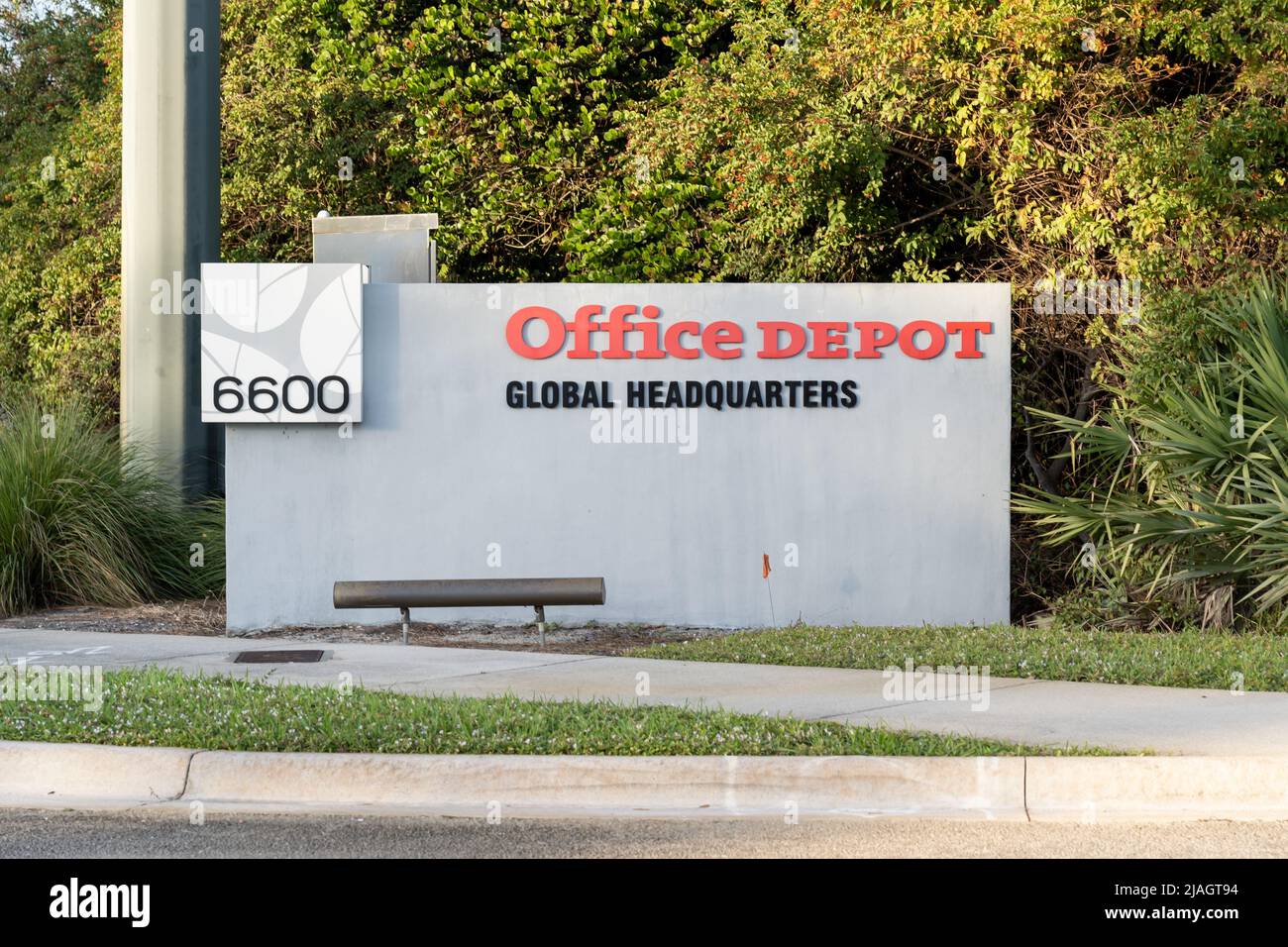 Office depot logo hi-res stock photography and images - Alamy