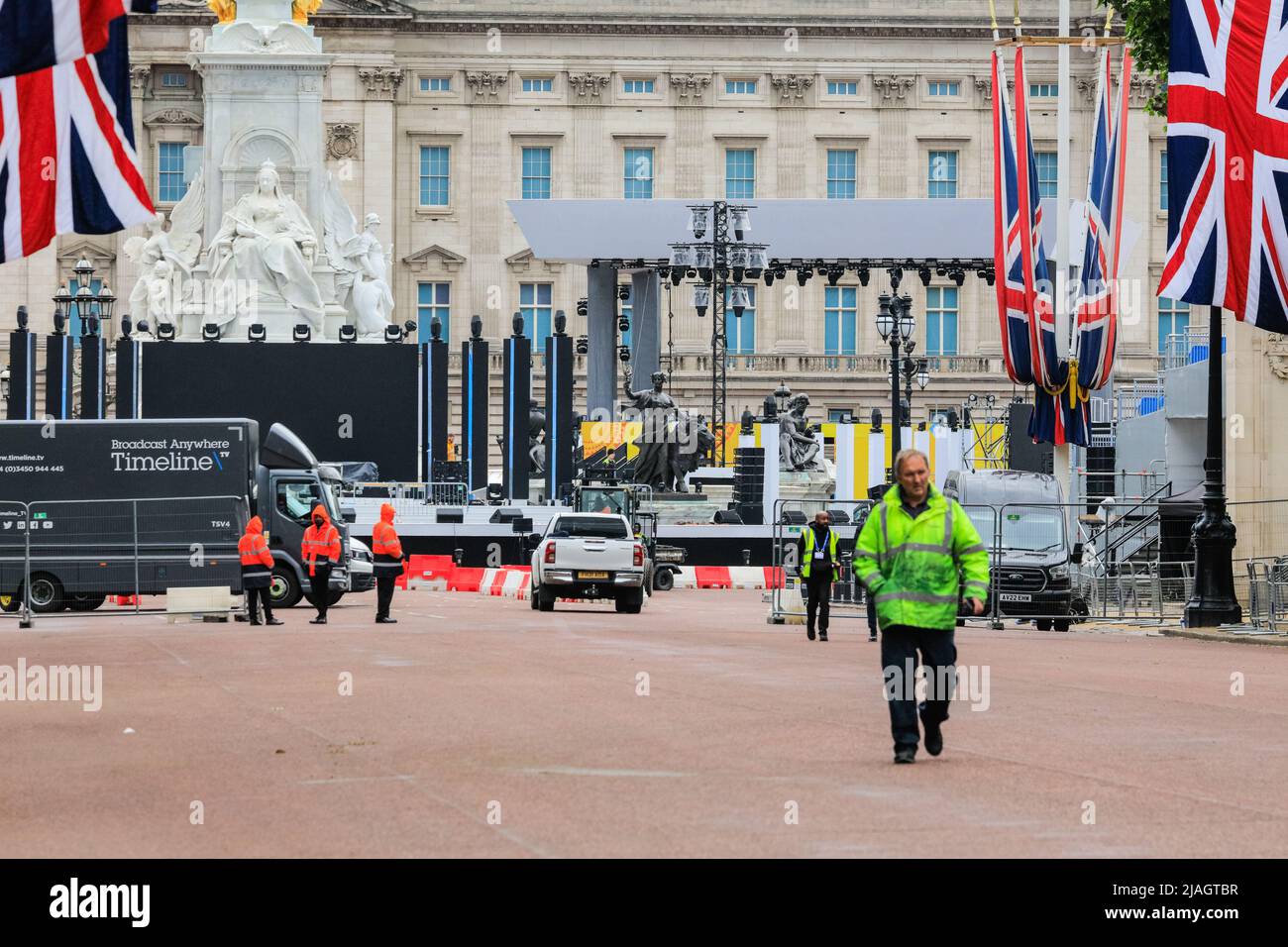 Jubilee pageant the mall hi-res stock photography and images - Alamy
