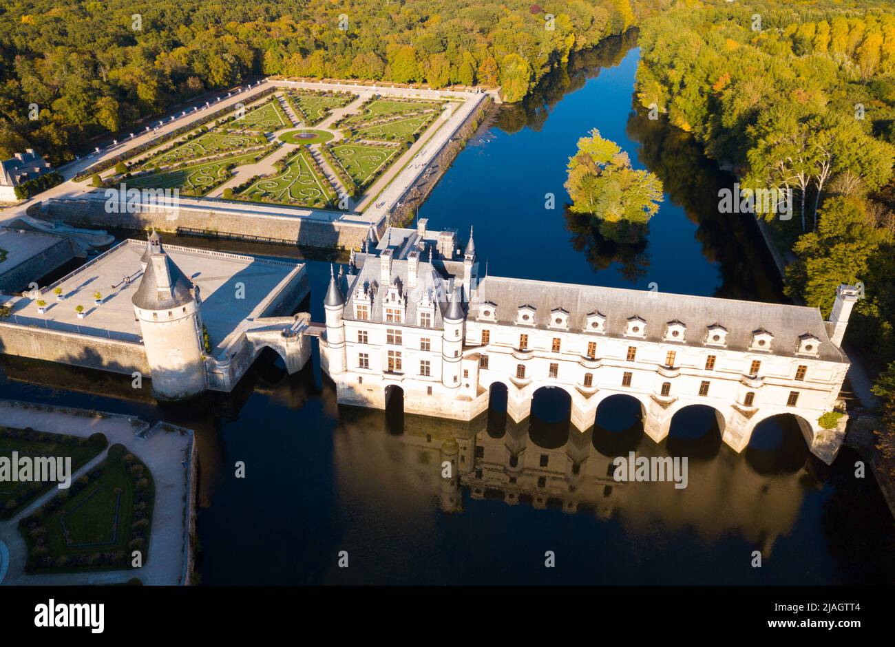 Aerial view of Chateau de Chenonceau Stock Photo - Alamy
