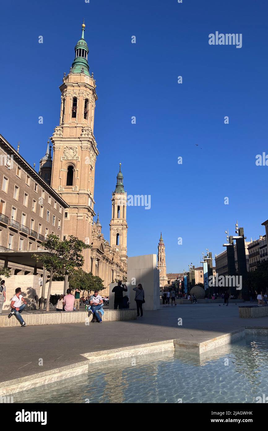 Pillar plaza hi-res stock photography and images - Alamy