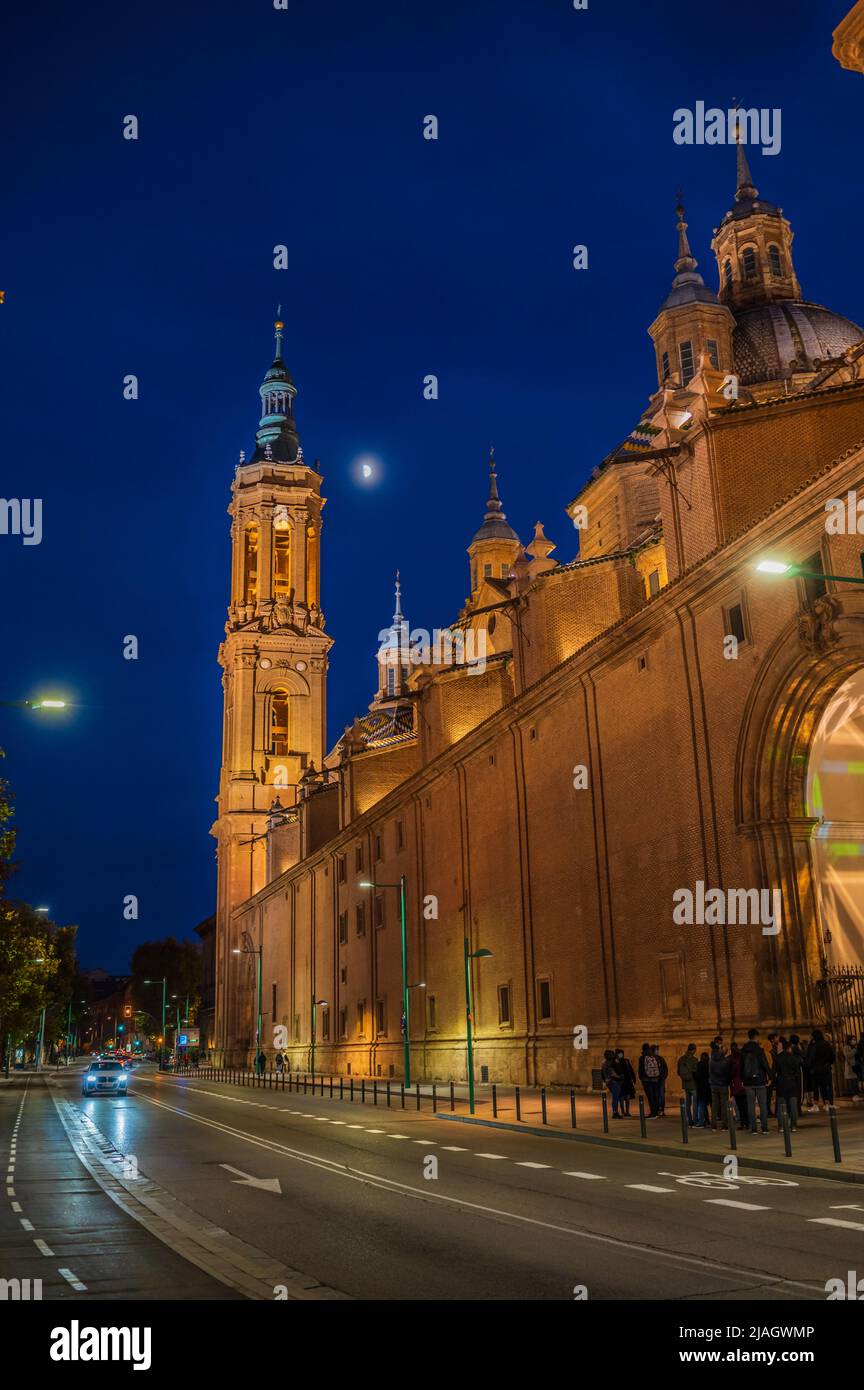 Cathedral-Basilica of Our Lady of the Pillar in Zaragoza at night ...