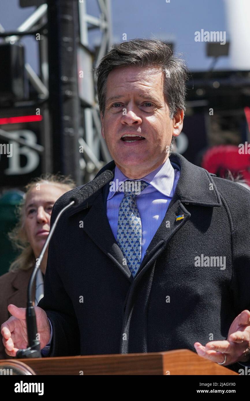 -New York, NY - 20220420-Mayor Eric Adams and Department of Sanitation ...