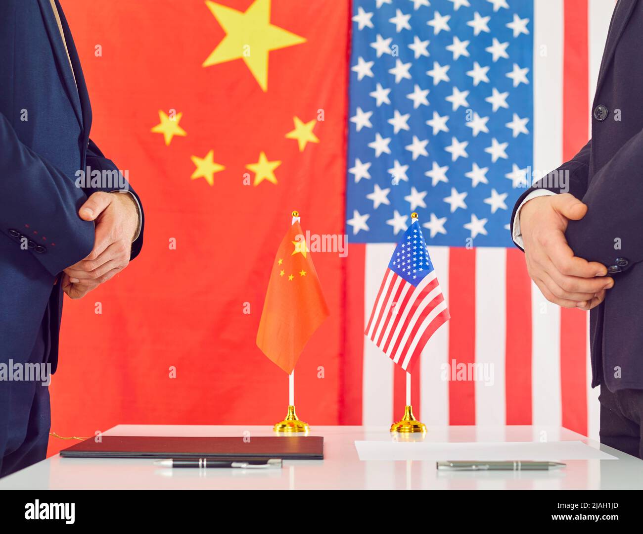 War strategy meeting hi-res stock photography and images - Alamy