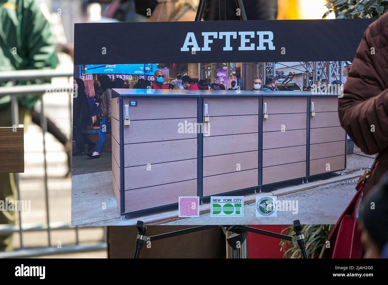 -New York, NY - 20220420-Mayor Eric Adams and Department of Sanitation ...