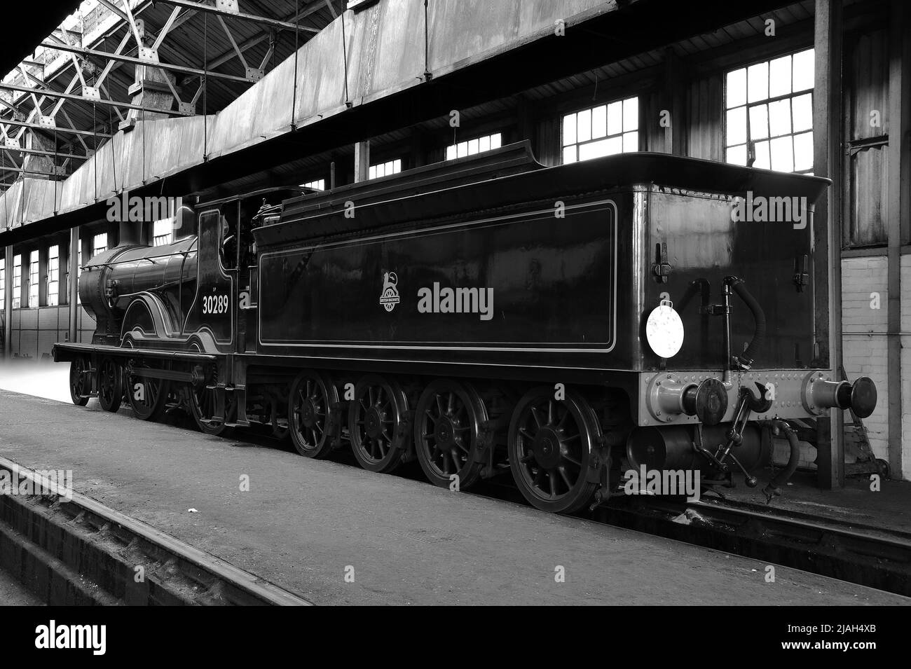 Didcot railway centre engine shed hi-res stock photography and images ...