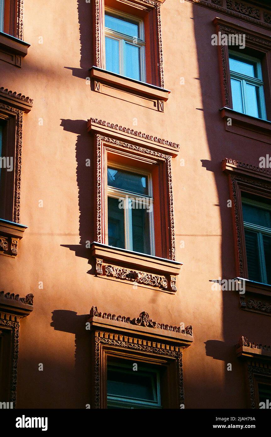 Hard shadows hi-res stock photography and images - Alamy