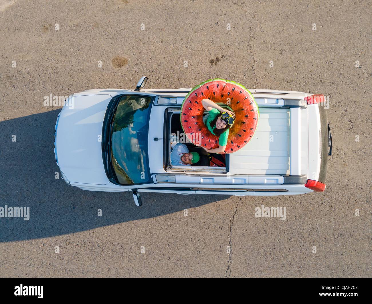 Couple in car overhead view hi-res stock photography and images - Alamy