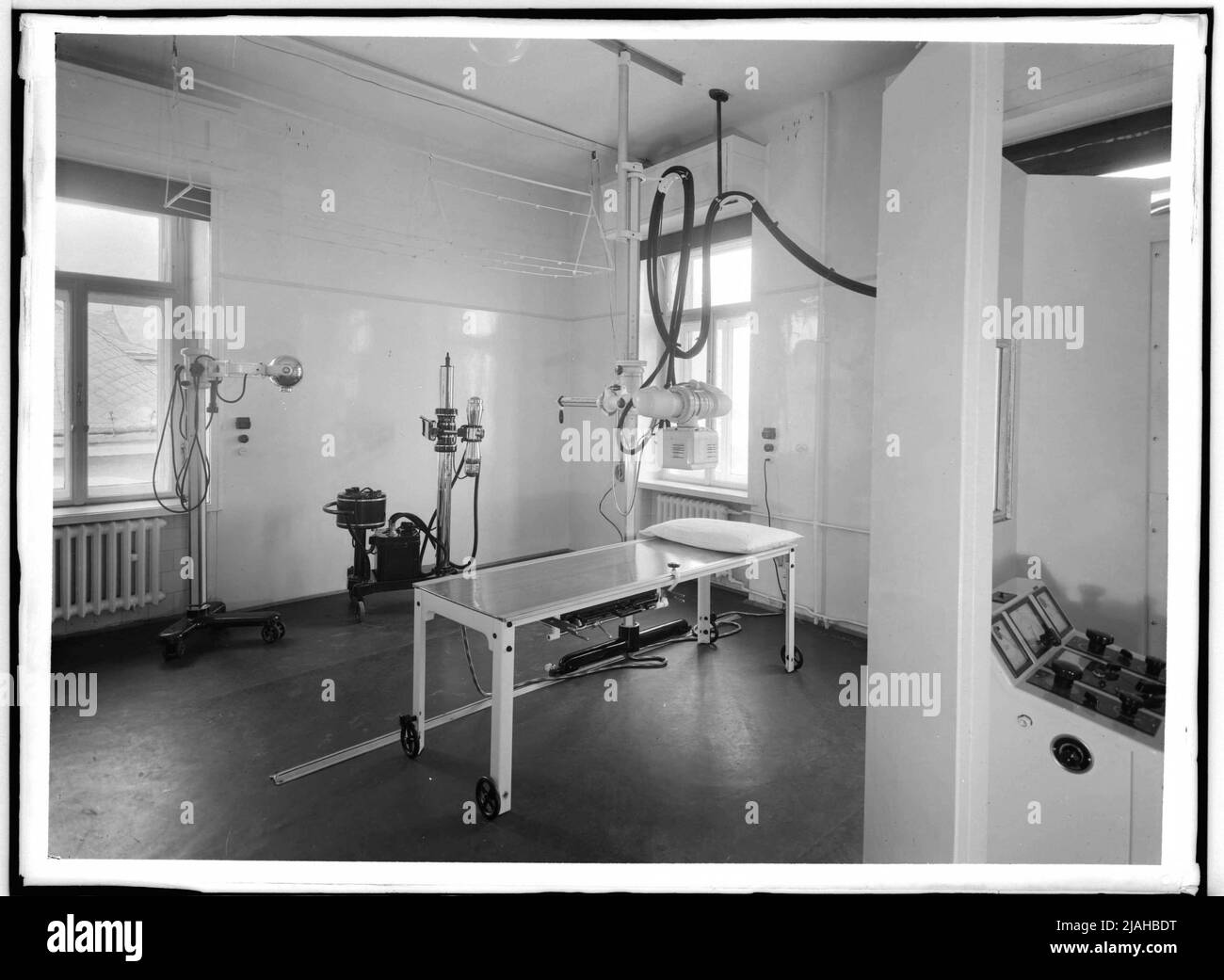 X Ray Ww2 Trivia: Veterans Day, TREASURE OF SIERRA MADRE & Bat Bombs