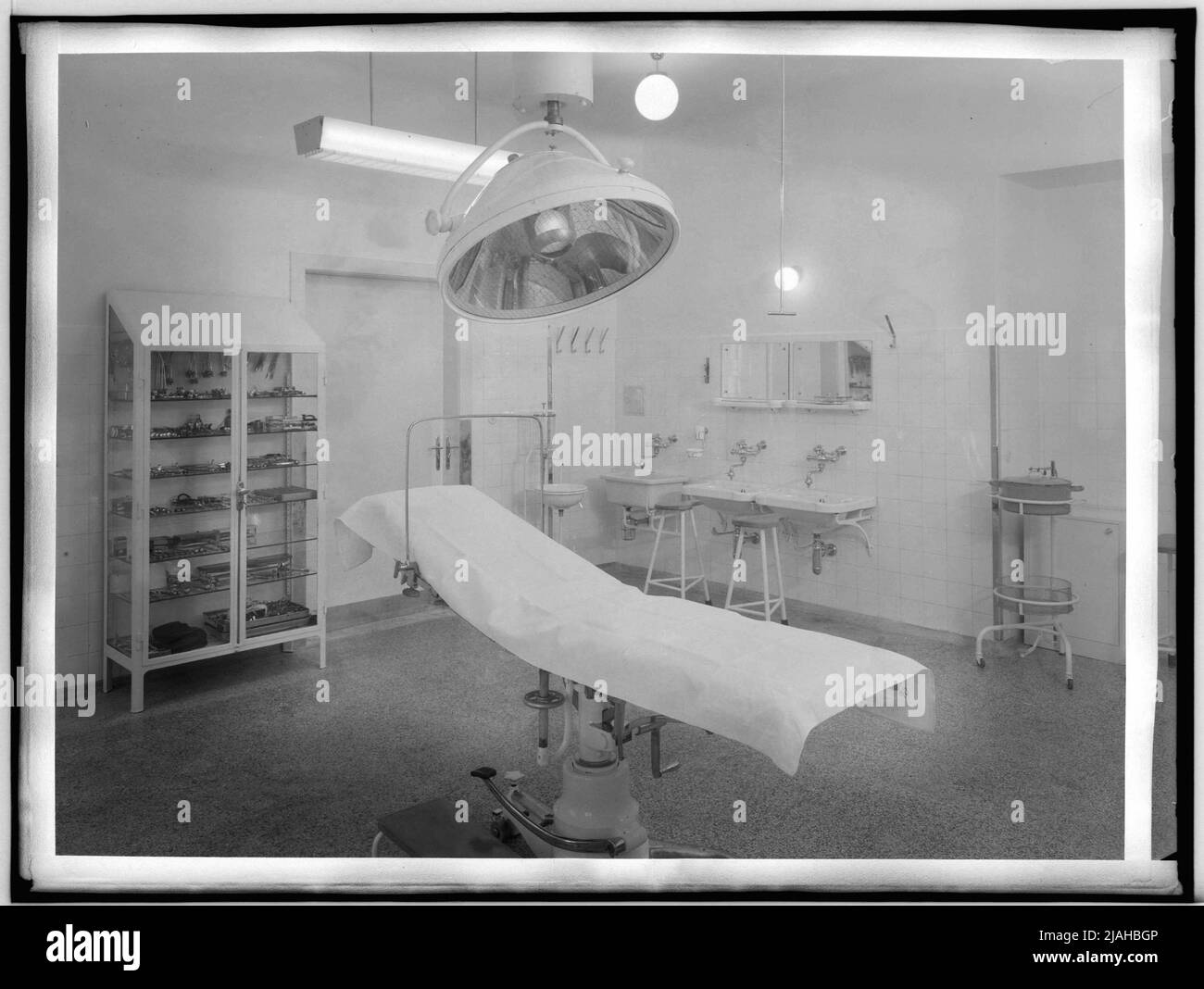 Photographs of operating room hi-res stock photography and images - Alamy