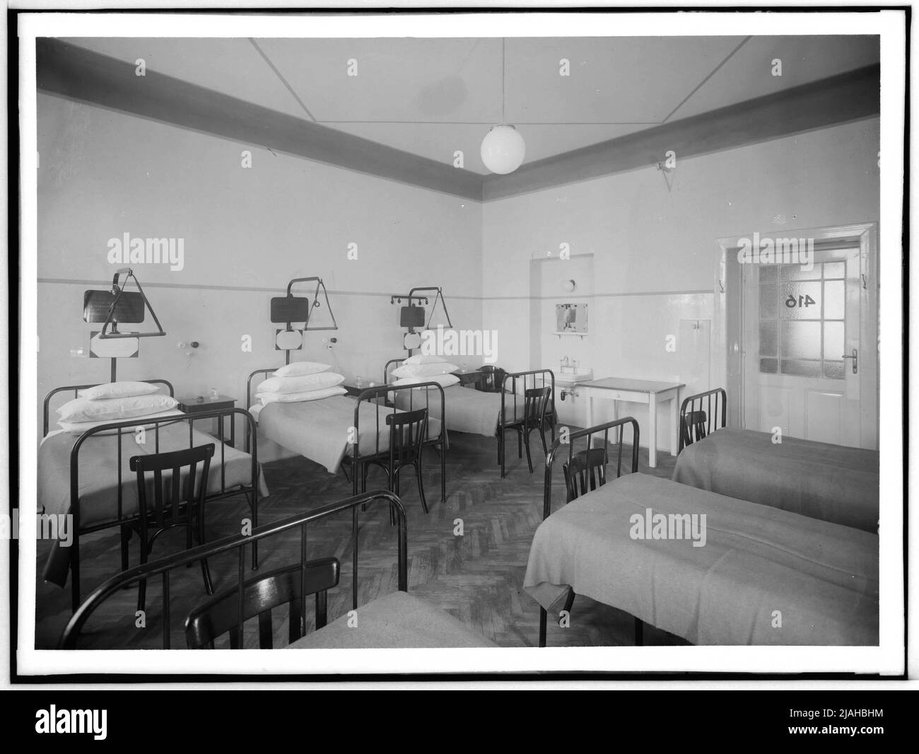 20th century hospital room hi-res stock photography and images - Alamy