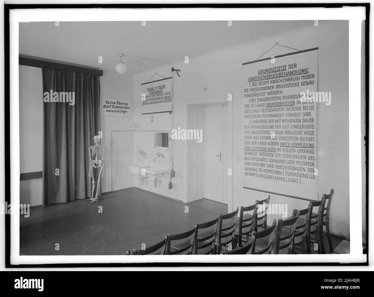 Medical lecture hall historical hi-res stock photography and images - Alamy