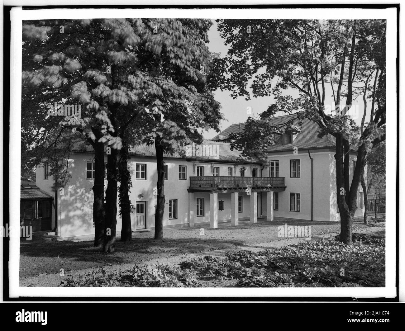 Kindergarten school (?), External view Stock Photo - Alamy