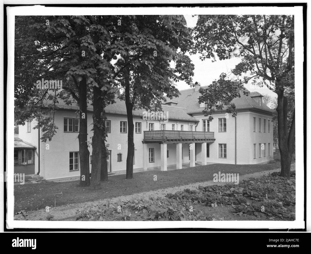 Kindergarten school (?), External view Stock Photo - Alamy