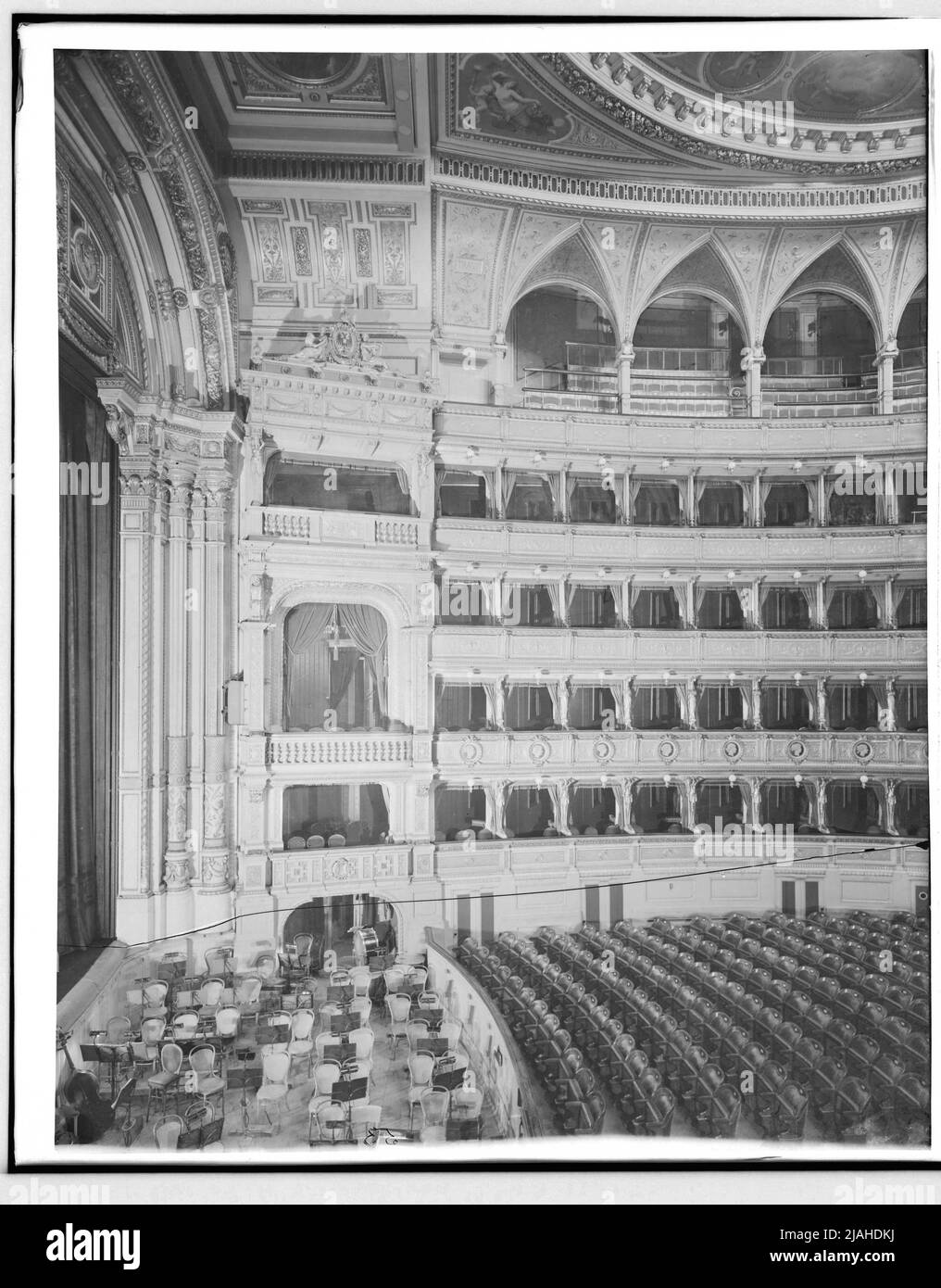 State opera, auditorium Stock Photo - Alamy