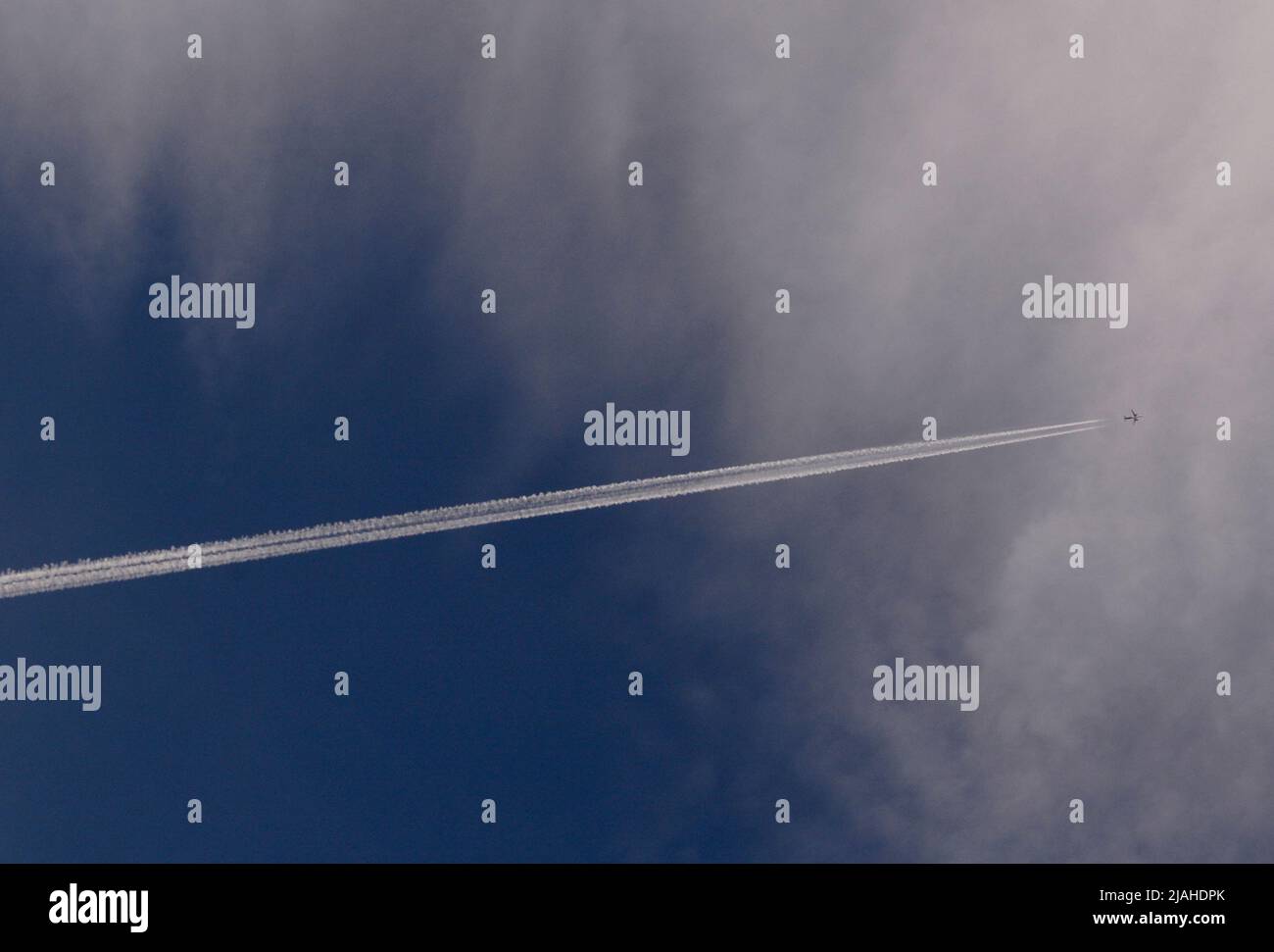 Airplane vacation hi-res stock photography and images - Alamy