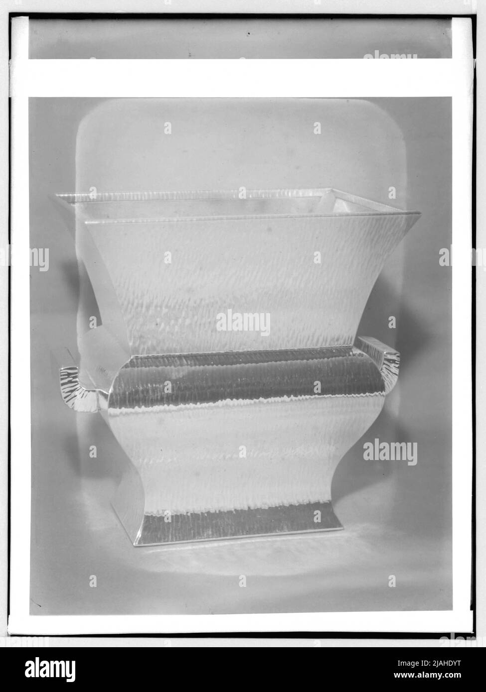 Metal decorative vase Black and White Stock Photos & Images - Alamy