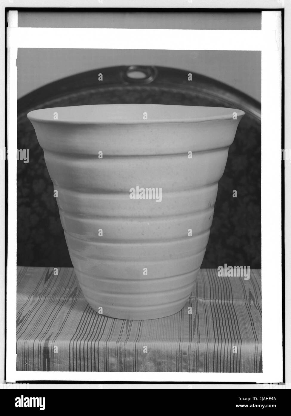 Cross grooves hi-res stock photography and images - Alamy