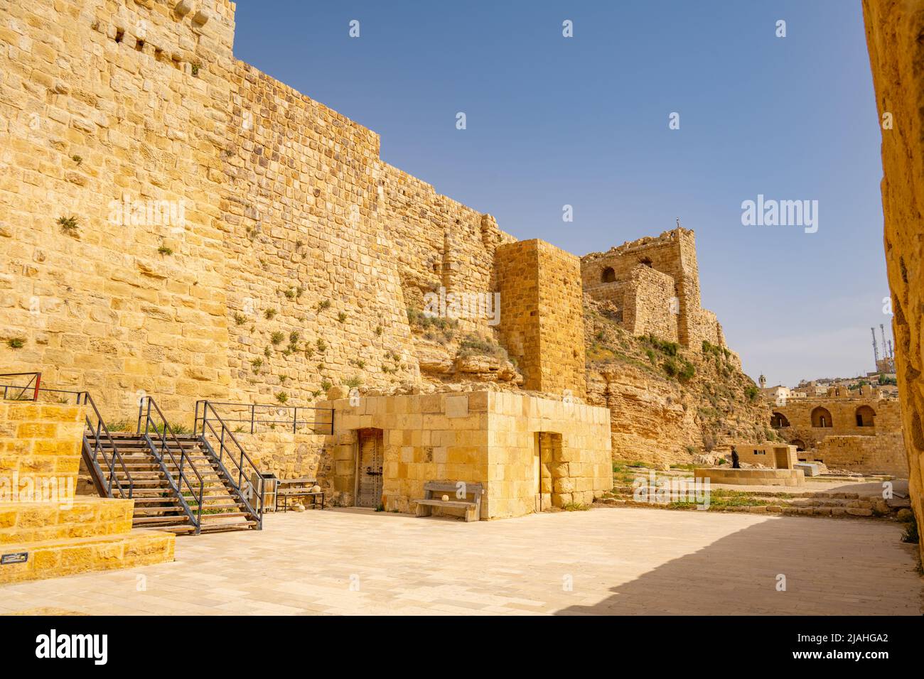 The Walls of Kerak castle Al-Karak Jordan Stock Photo - Alamy