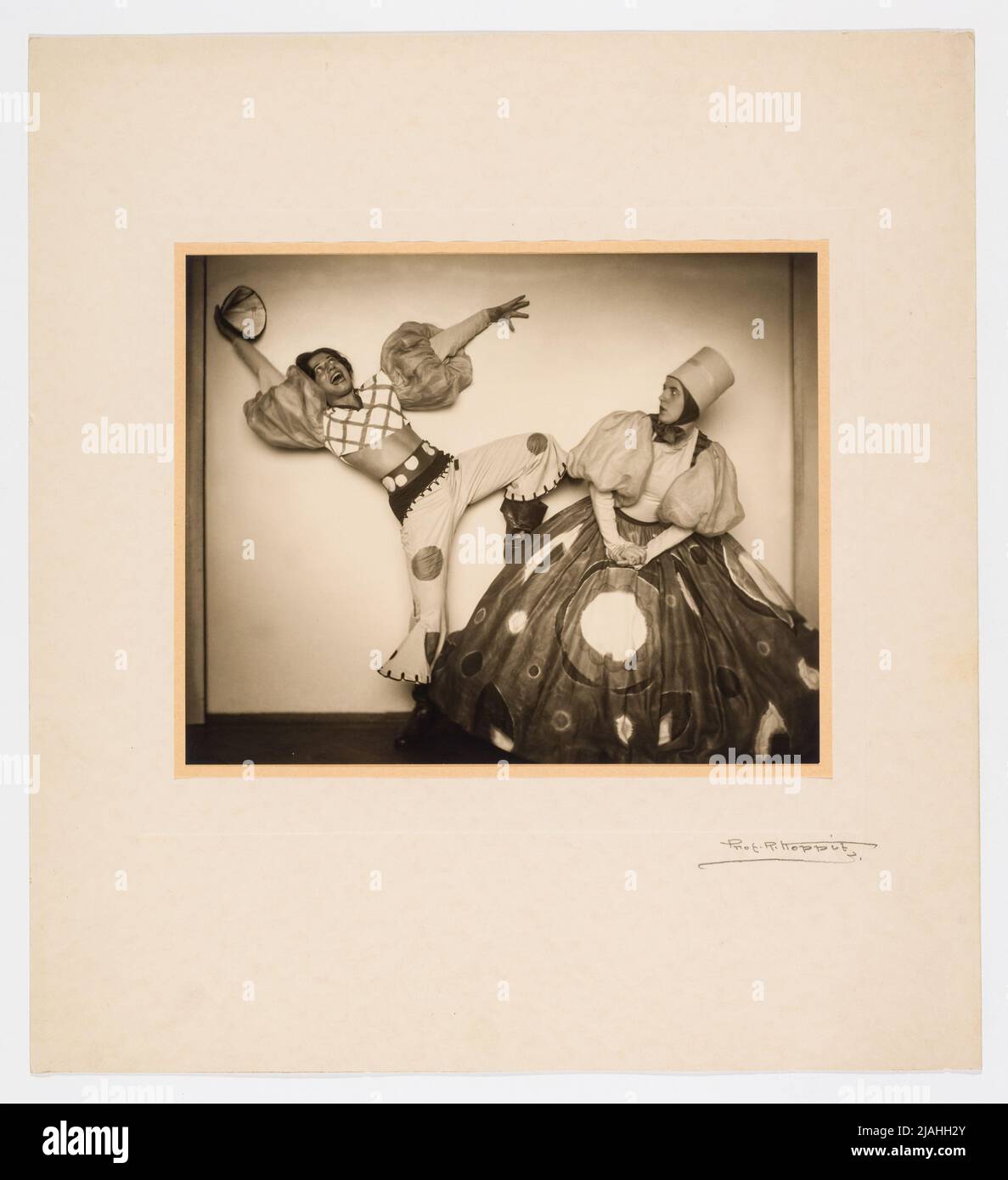 Dance study, Hedy Pfundmayr and Otto Werberg. Rudolf Koppitz (1884-1936 ...