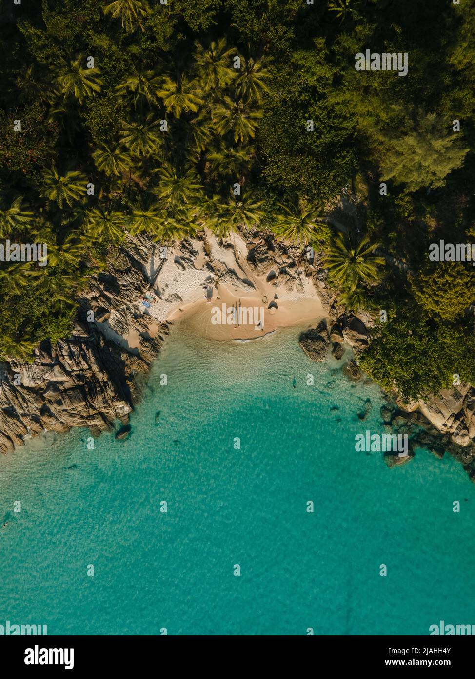 Top down view small beach hi-res stock photography and images - Alamy