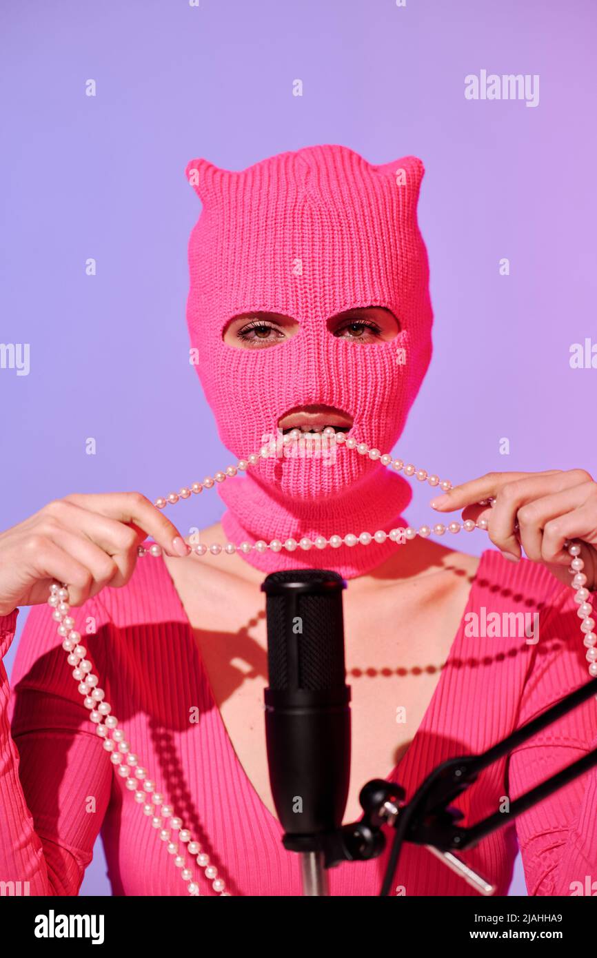 Y2k fashion hi-res stock photography and images - Alamy