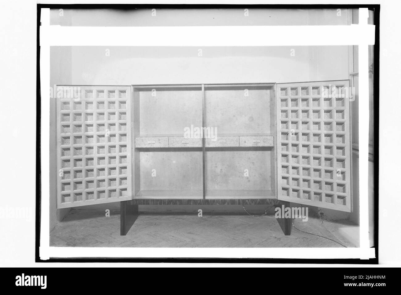 Cabinet study Black and White Stock Photos & Images - Alamy