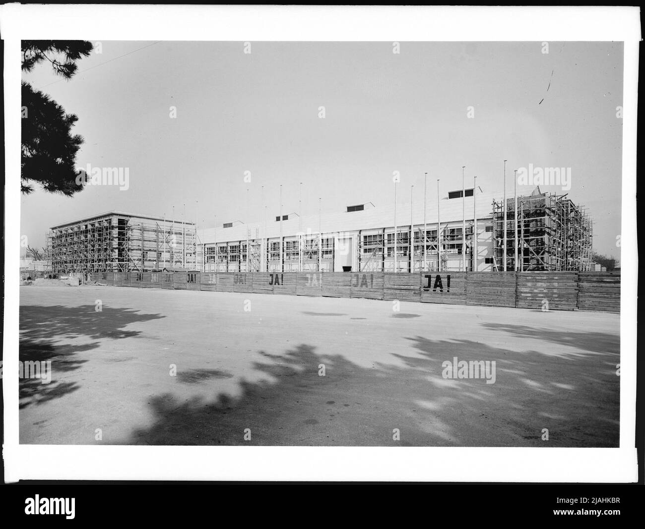 Construction of an exhibition hall (Südhalle) on the exhibition center ...