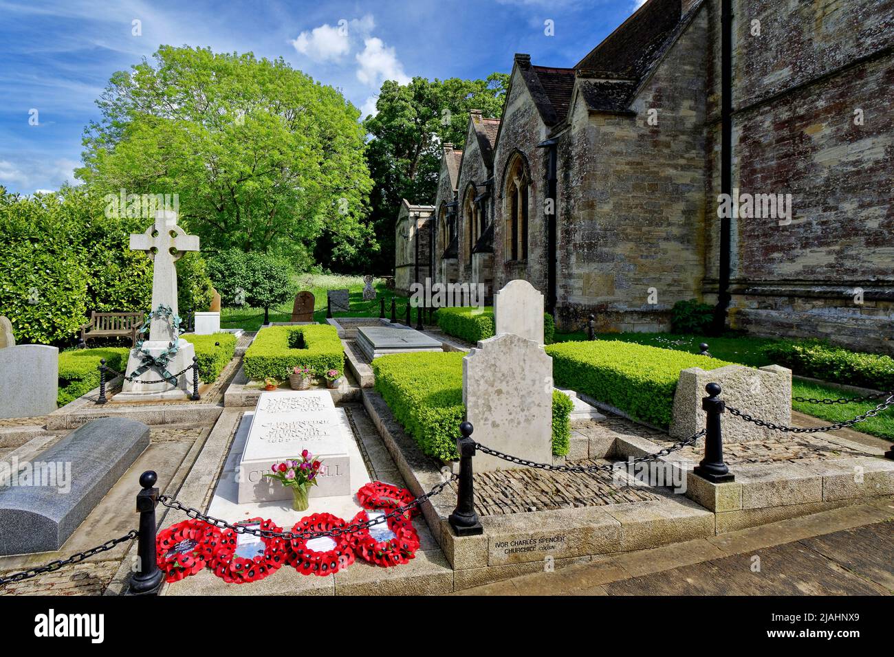 BLADON OXFORDSHIRE CHURCH OF ST MARTIN THE CHURCHILL GRAVES AND ...