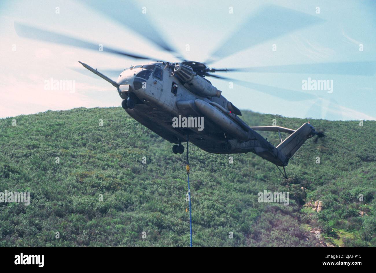 USMC CH53E Super Stallion performing hoist work Stock Photo - Alamy