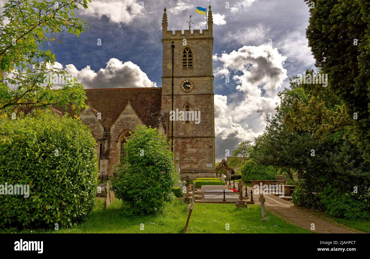 Bladon cemetery hi-res stock photography and images - Alamy
