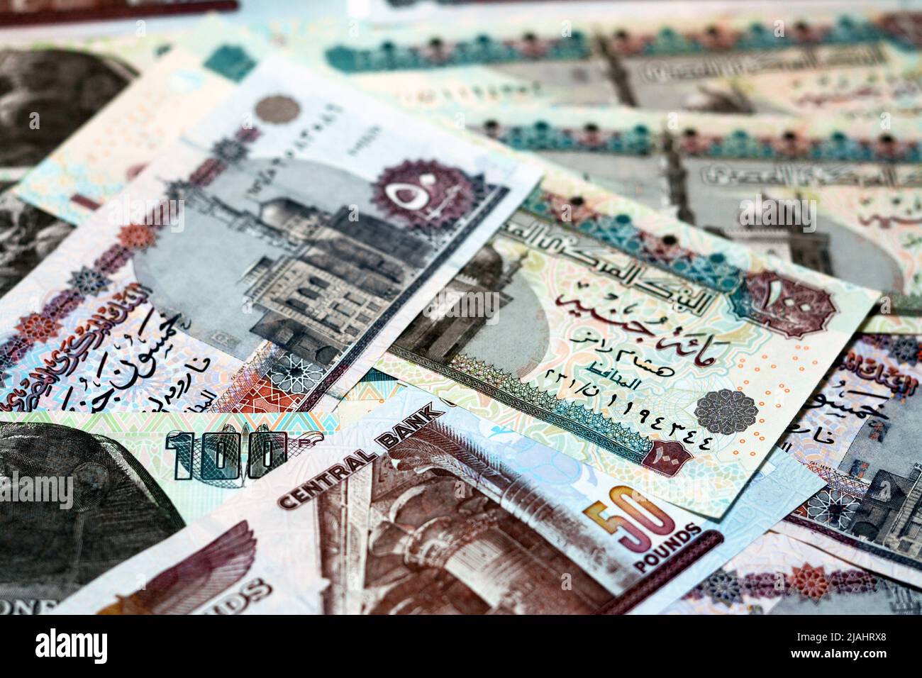 50 pound note stack hi-res stock photography and images - Alamy