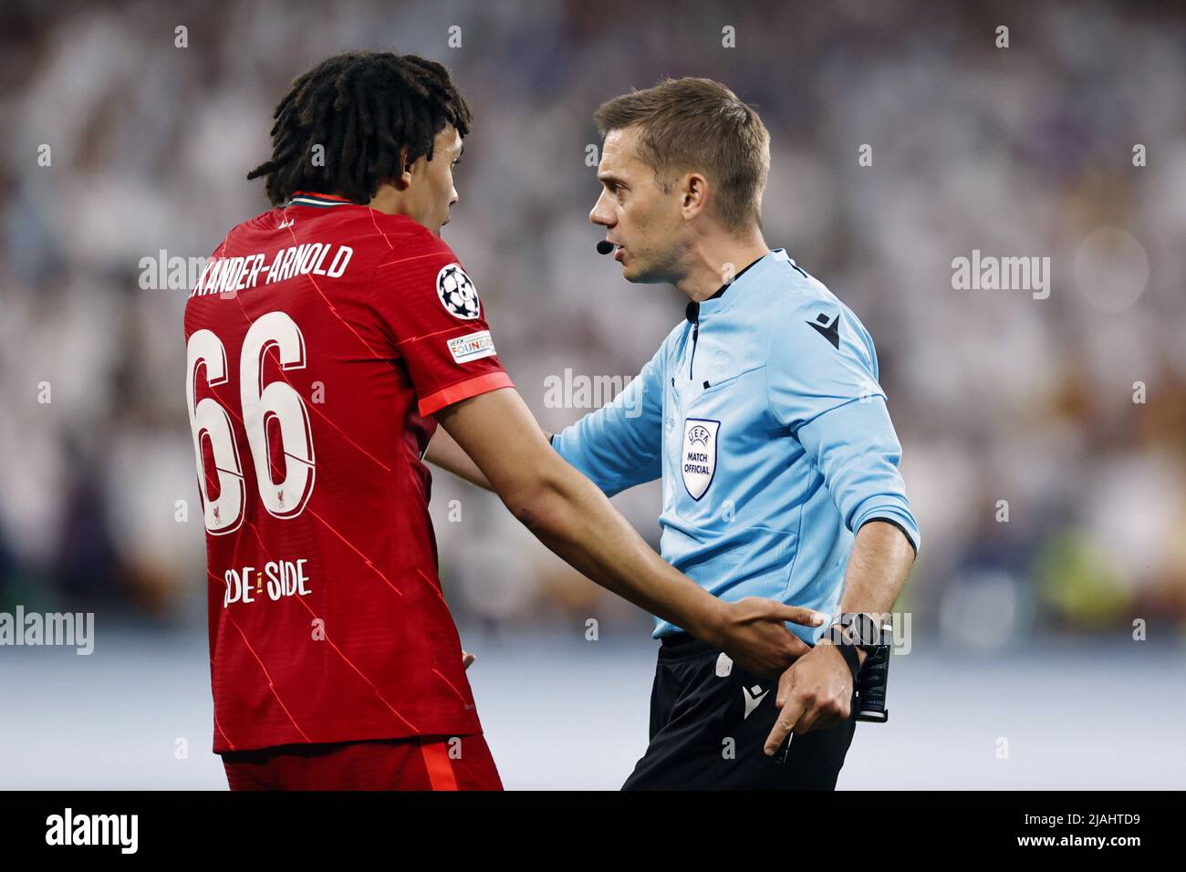 PARIS - (LR) Trent Alexander-Arnold of Liverpool FC, referee Clement ...