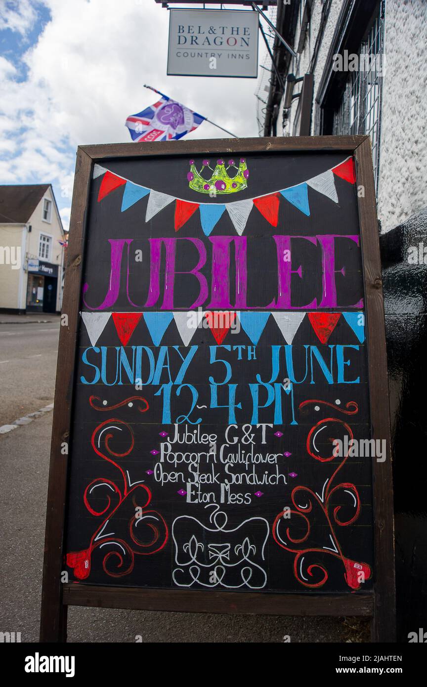 Cookham, Berkshire, UK. 30th May, 2022. A Jubilee party sign outside ...