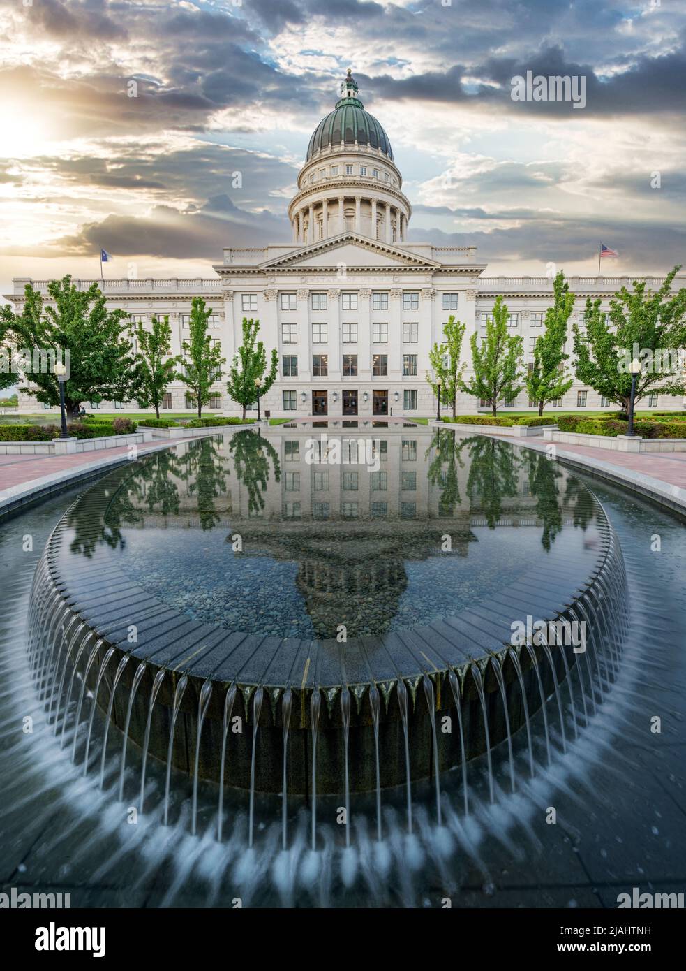 Utah Capital mall with reflecting pond at sunrise Stock Photo - Alamy