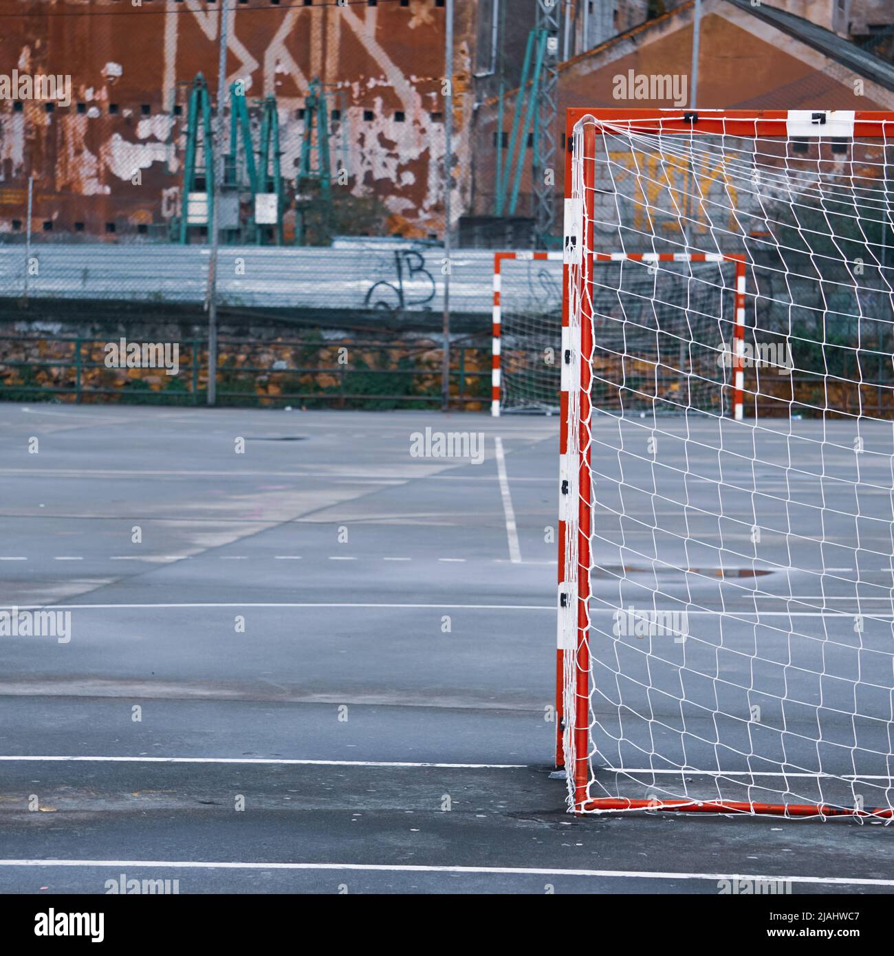 Street football field hi-res stock photography and images - Alamy