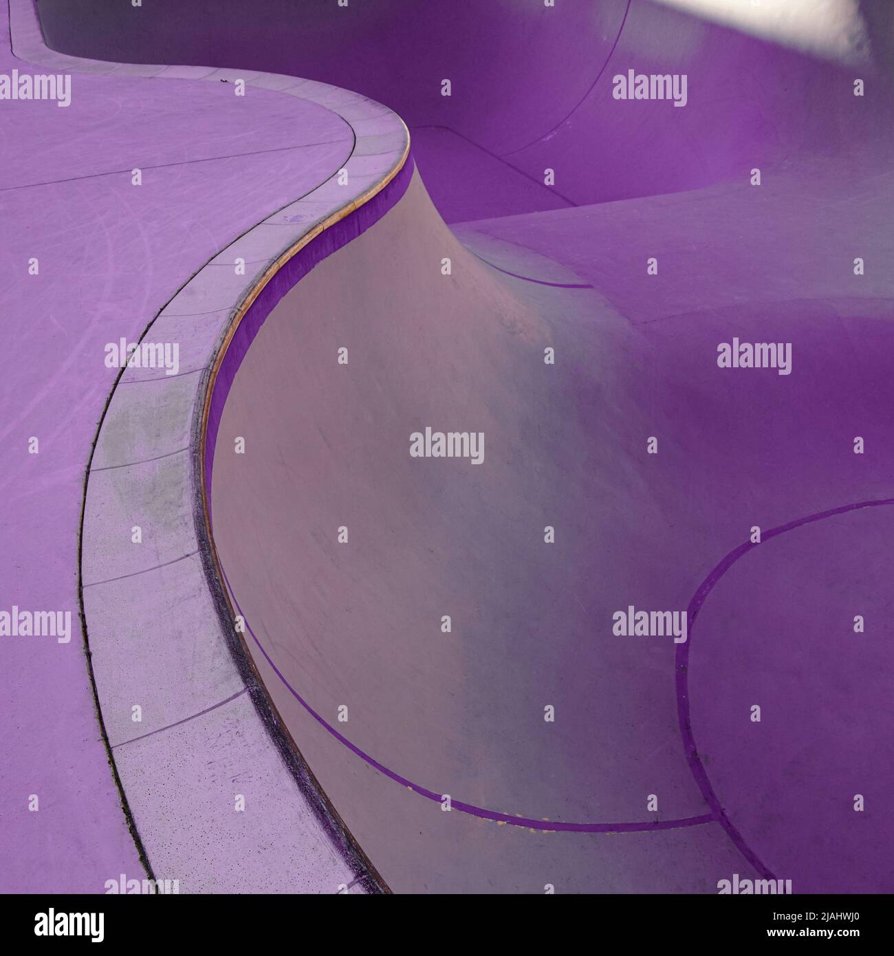 Purple street hi-res stock photography and images - Alamy