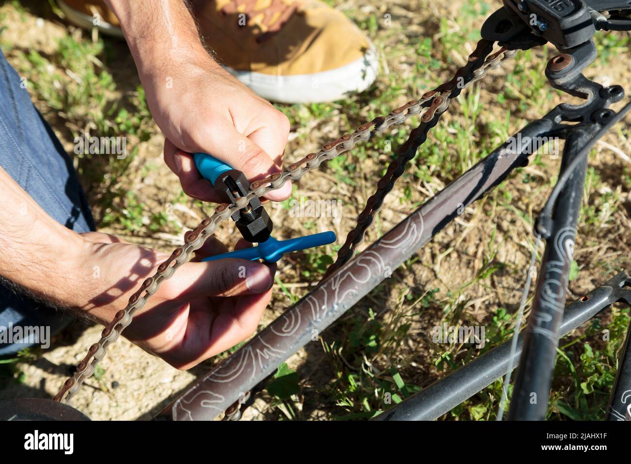 Primary young hi-res stock photography and images - Alamy