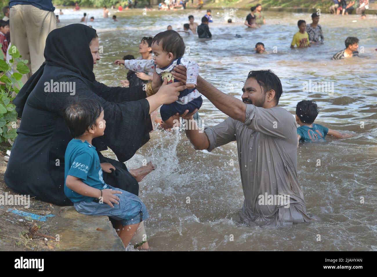 Lahore canal hi-res stock photography and images - Alamy