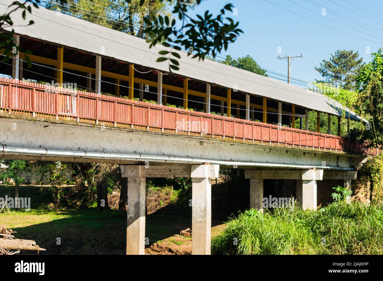 Paranhana river and a view of the covered bridge - a historical ...