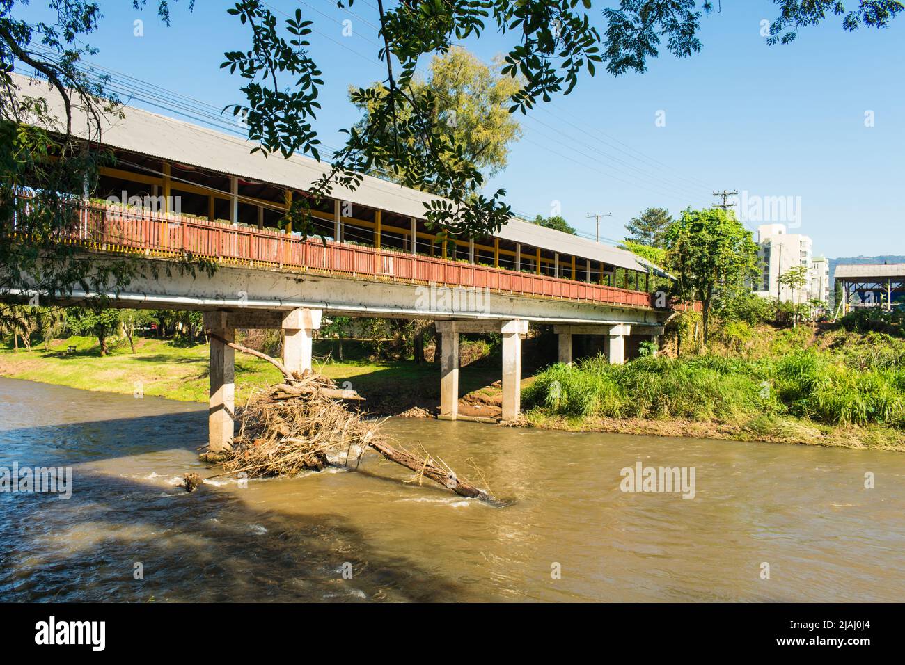 Paranhana river and a view of the covered bridge - a historical ...