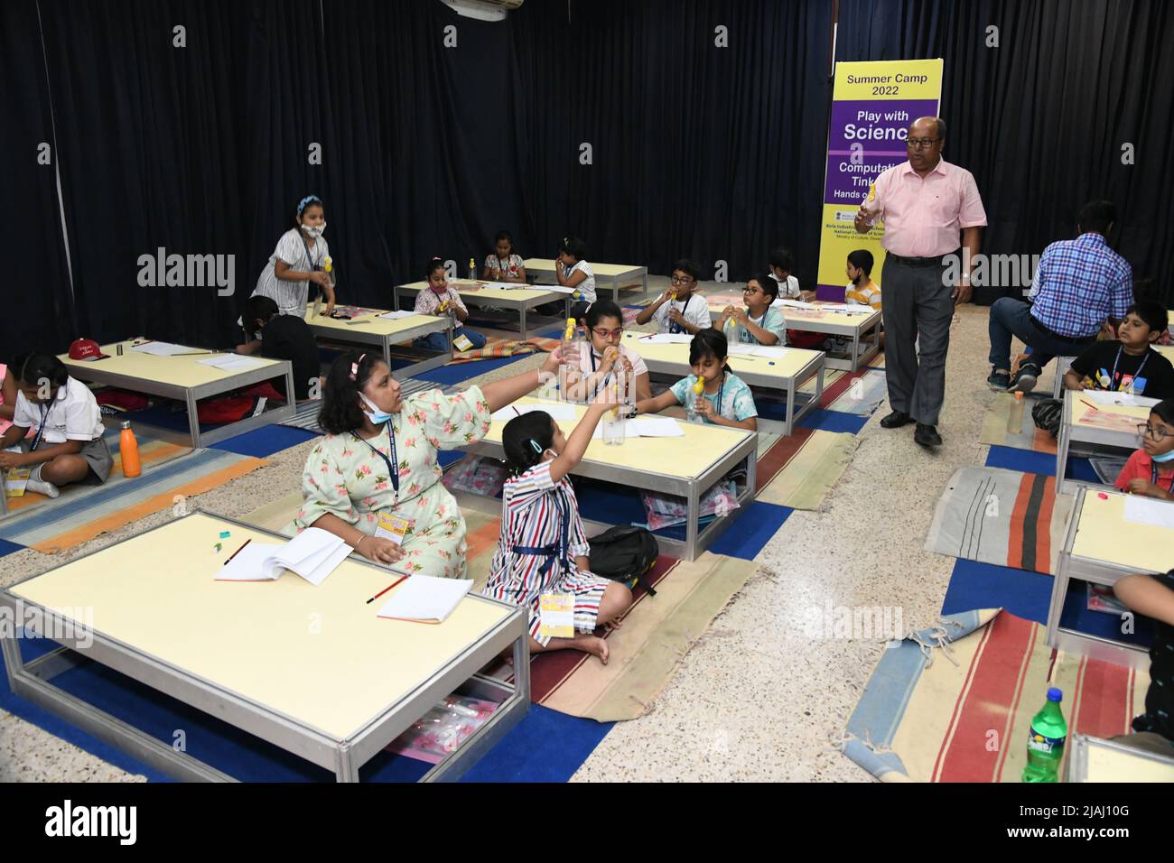 Kolkata, India. 30th May, 2022. School students are engaged here at the ...