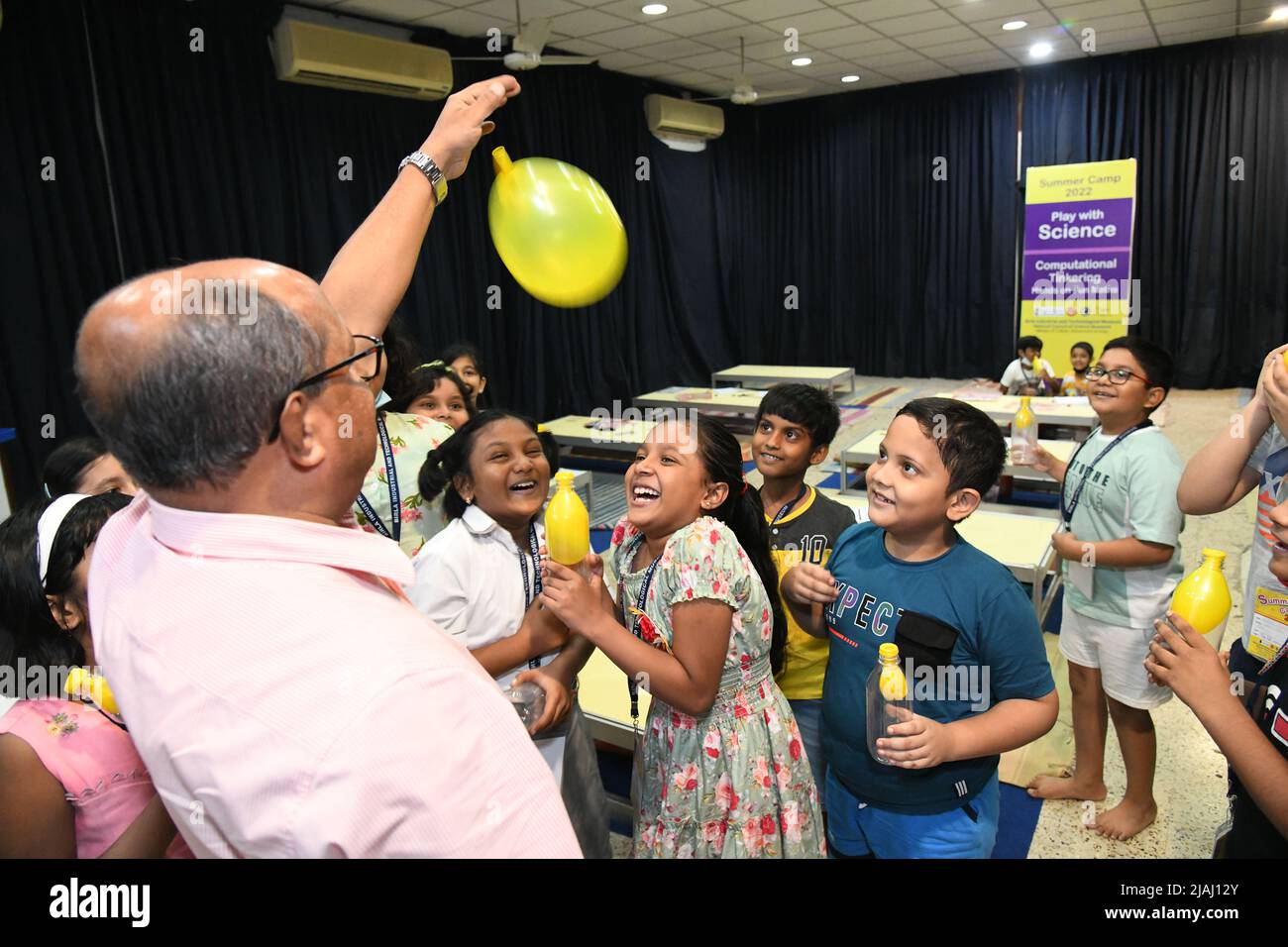 Kolkata, India. 30th May, 2022. School students are engaged here at the ...