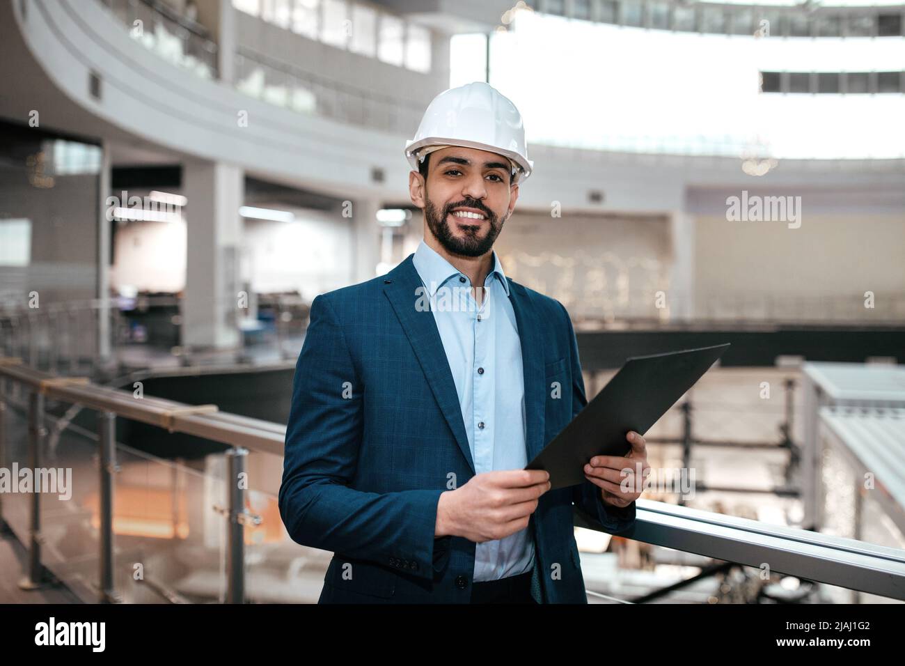 Engineer and businessman hi-res stock photography and images - Alamy