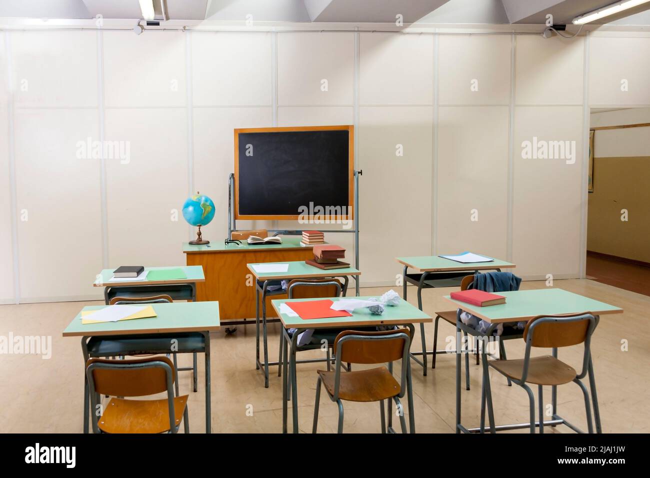 desks and blackboard in classroom at school Stock Photo - Alamy