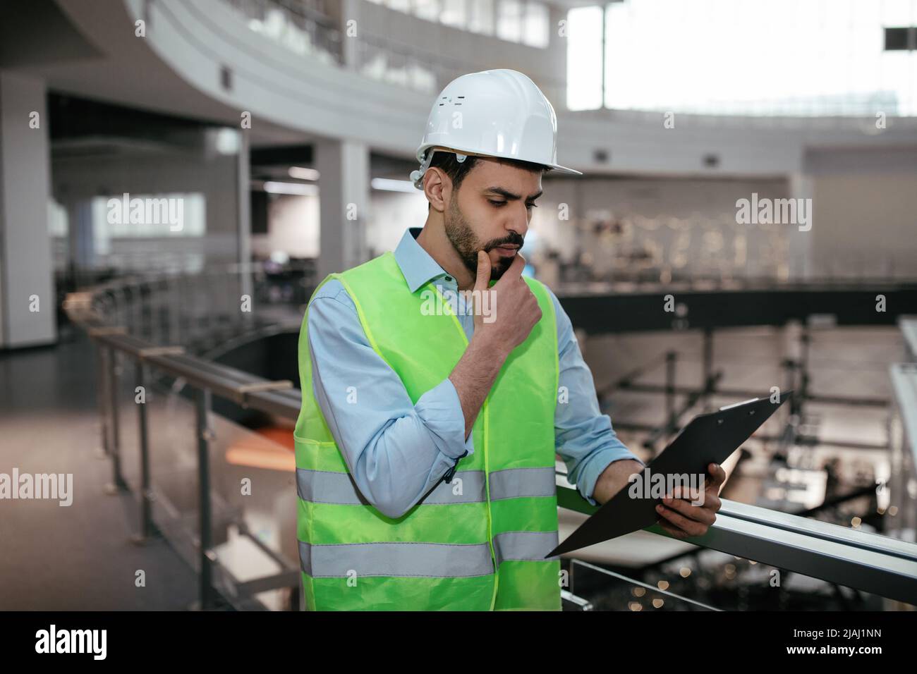 Islamic clothing hi-res stock photography and images - Alamy