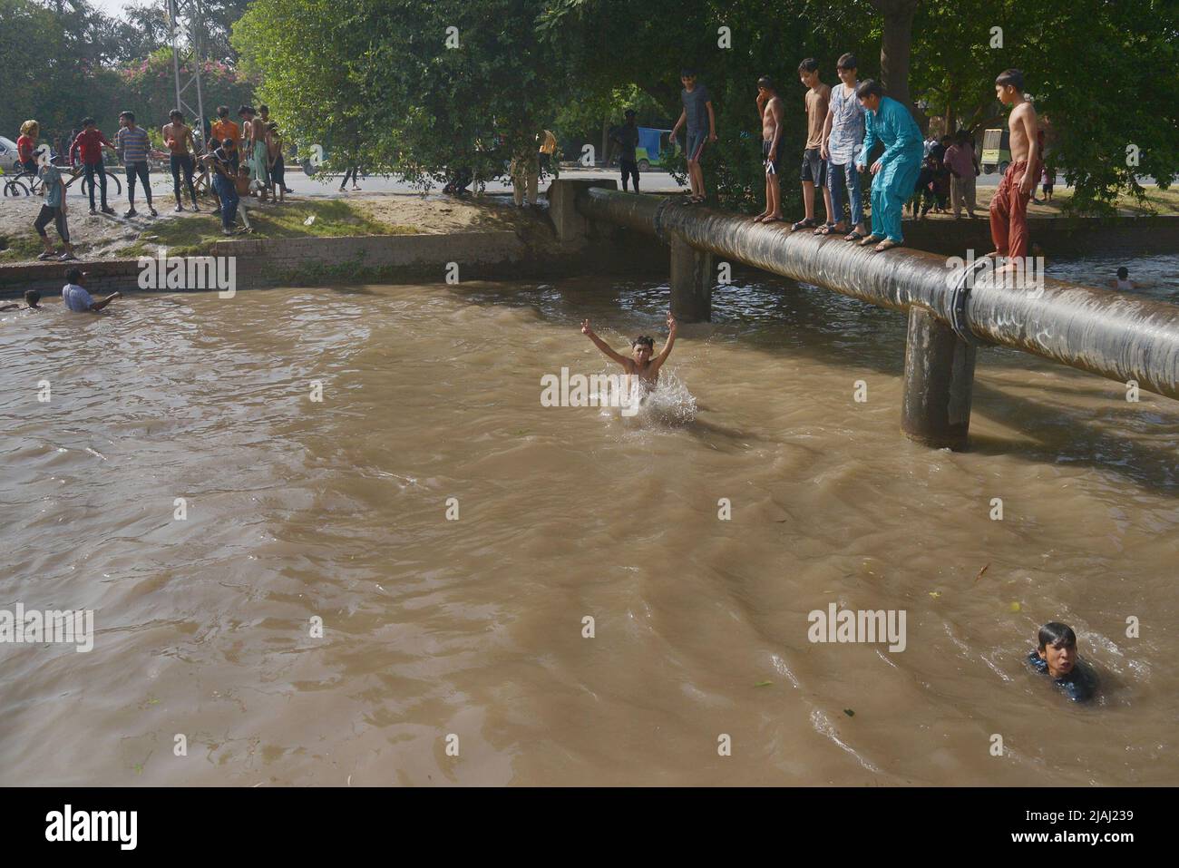Canal lahore hi-res stock photography and images - Alamy