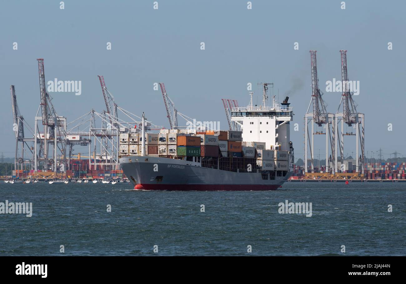 Dp world logistics hi-res stock photography and images - Alamy