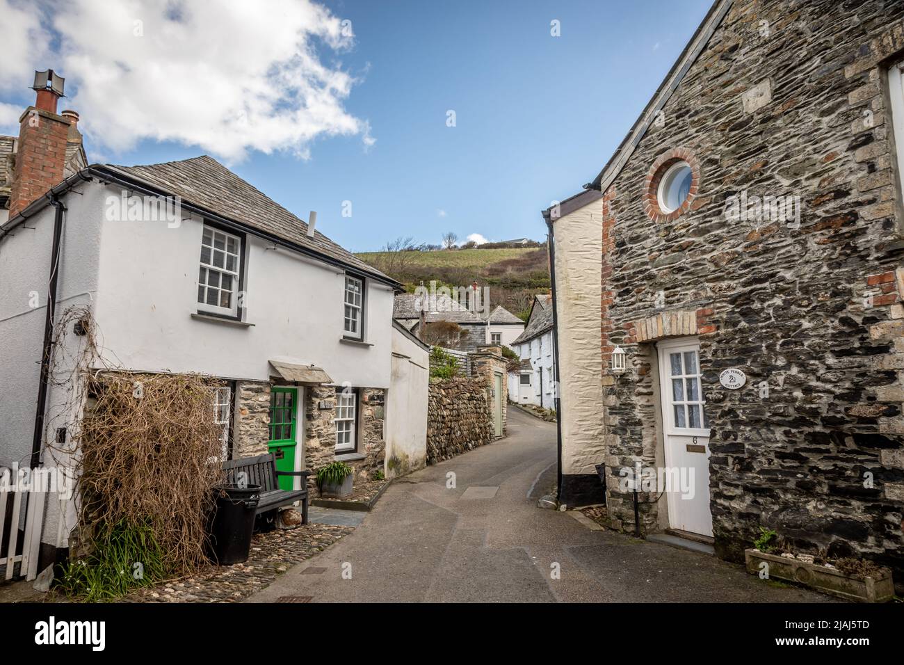 White Pebble House and narrow lane, Port Isaac, Cornwall, England, UK ...