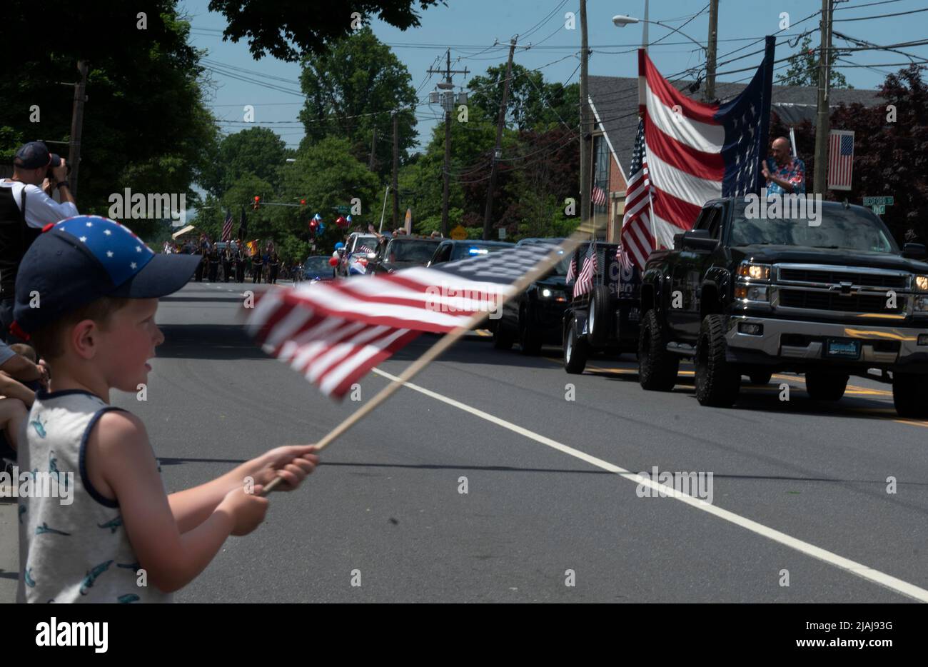 Memorial day parade float hi-res stock photography and images - Alamy